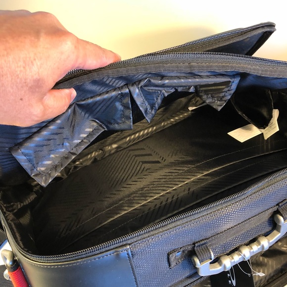 Oakley | Bags | 926600 Oakley Home Office Computer Briefcase | Poshmark